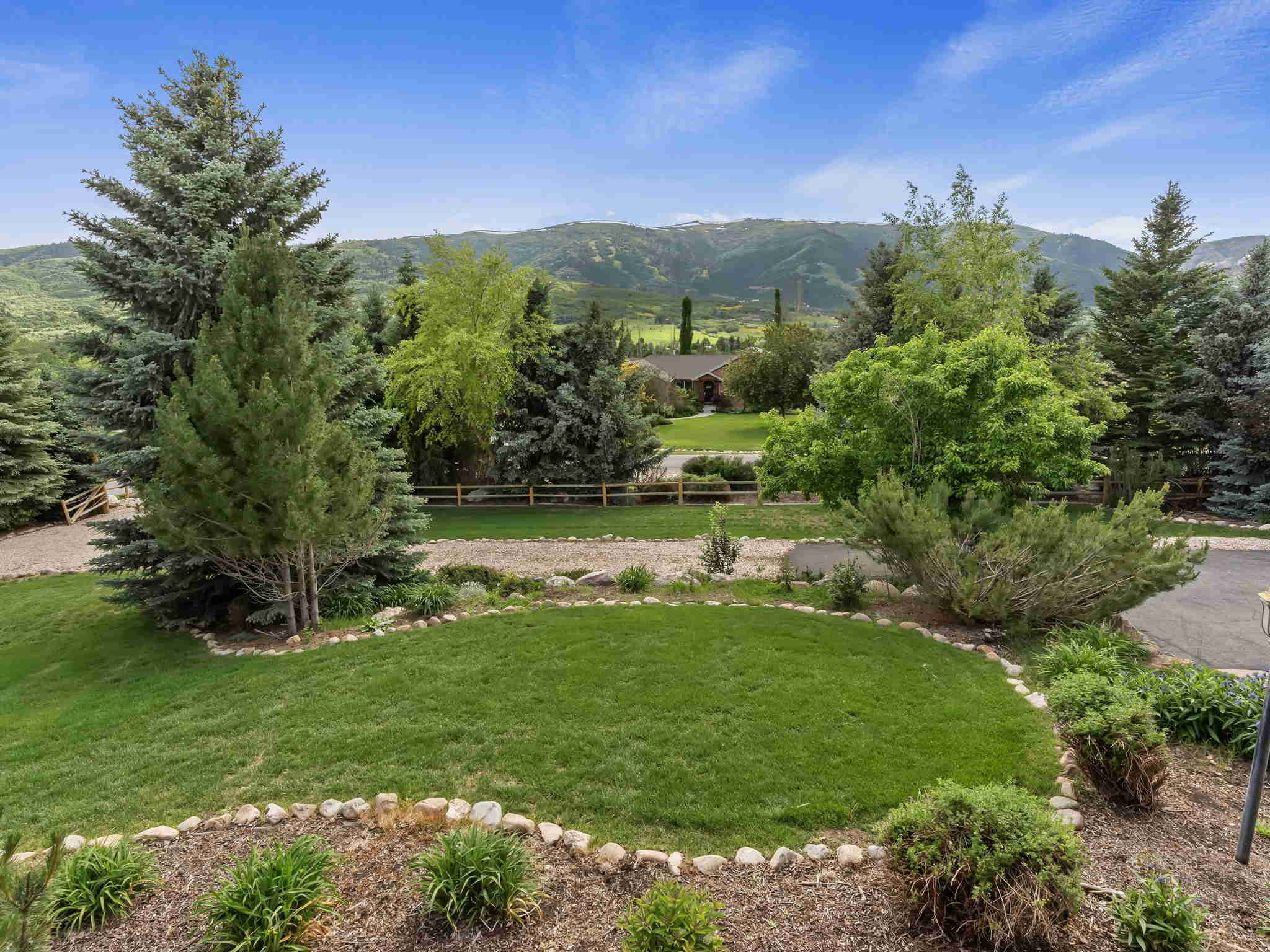 Jennifer Stickler - Mountain Luxury