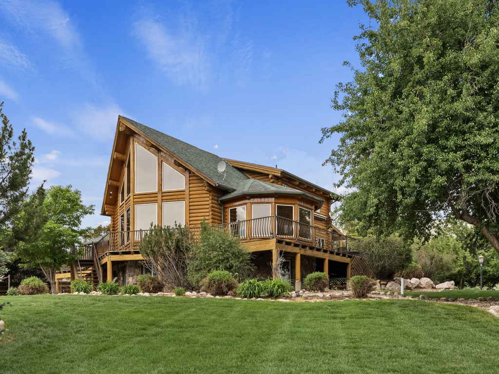 Jennifer Stickler - Mountain Luxury